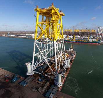 Load-out of Deutsche Bucht jacket | 4C Offshore News