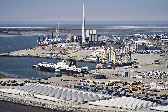 Valmont SM and Port Esbjerg ink tower facility agreement | 4C Offshore News