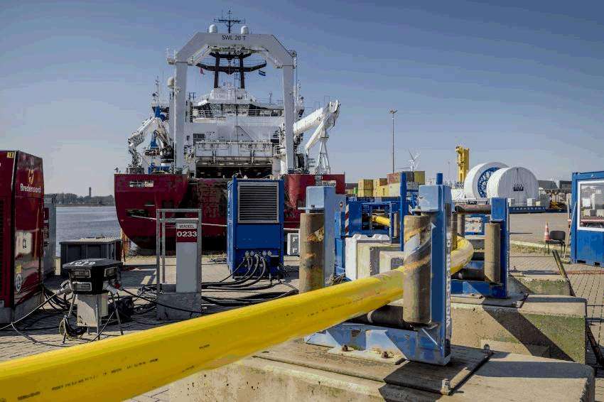 Complex cable load-out for HKZ | 4C Offshore News