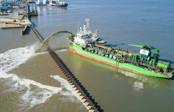 DEME secures contract for offshore wind terminal at Cuxhaven Port | 4C ...
