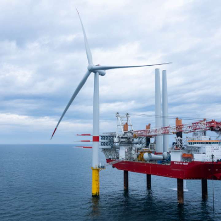 Developer celebrates 'first power' at 488MW offshore wind farm | 4C ...