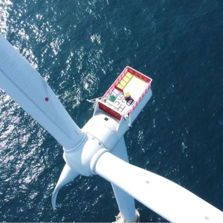 'UK first' as giant drones used to service offshore wind farms | 4C ...